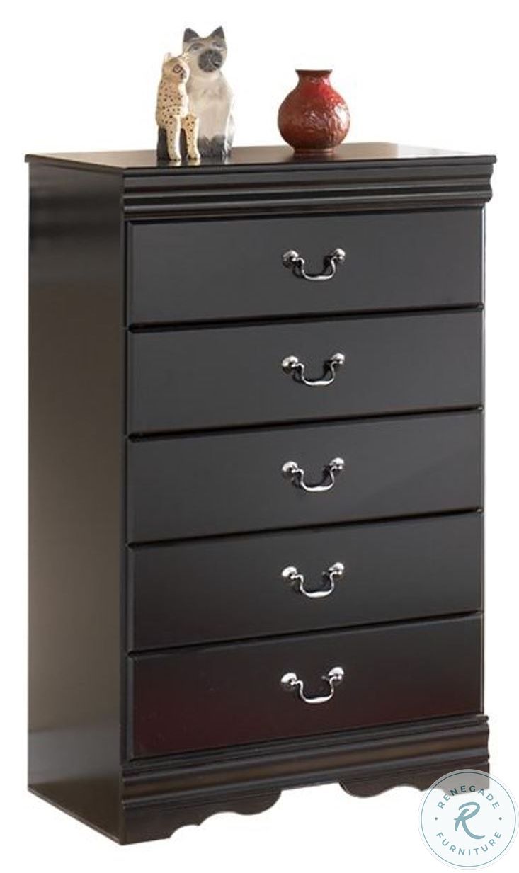 Huey Vineyard Chest from Ashley (B128-46) | Coleman Furniture