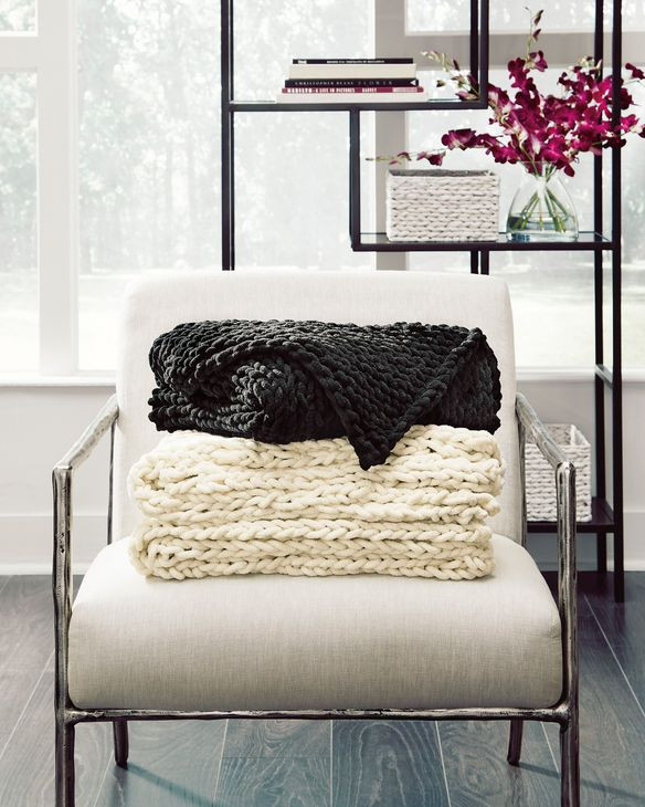Chaddon Ivory Throw Set of 3 From Ashley Furniture | Coleman Furniture