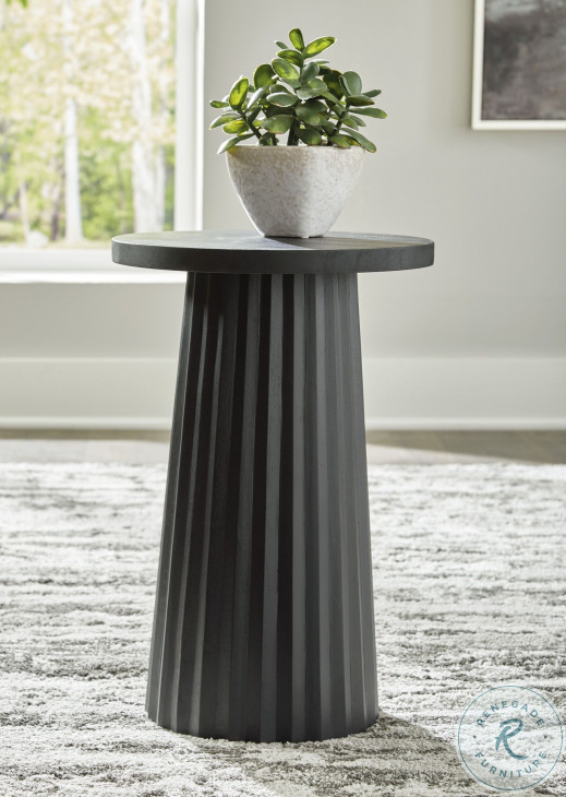 Ceilby Black Accent Table From Ashley Furniture | Coleman Furniture