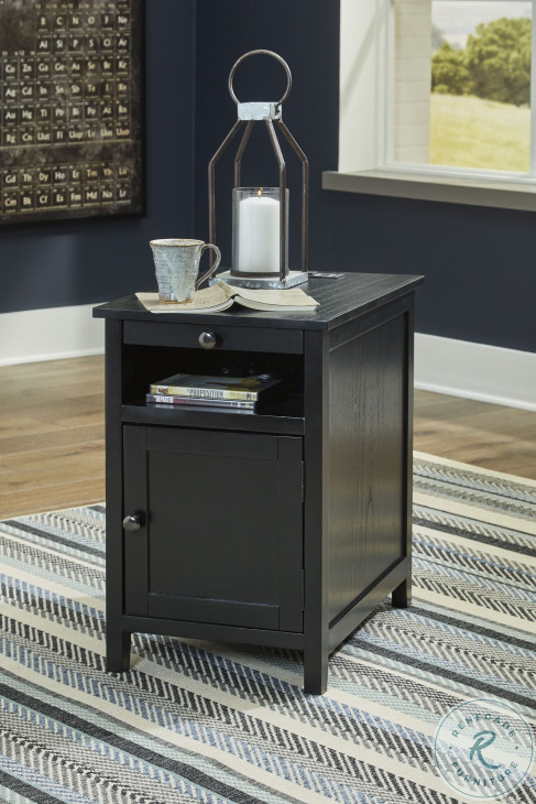 Treytown Black Chairside Table From Ashley Furniture | Coleman Furniture